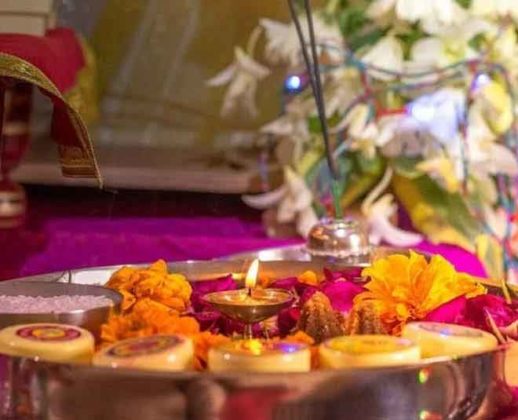 மனோரஞ்சிதம் பூ | Veetil Poojai Seiyum Muraigal Tamil